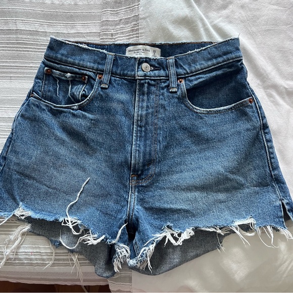 Abercrombie & Fitch | Shorts | Af Curve Love High Rise Mom Shorts ...